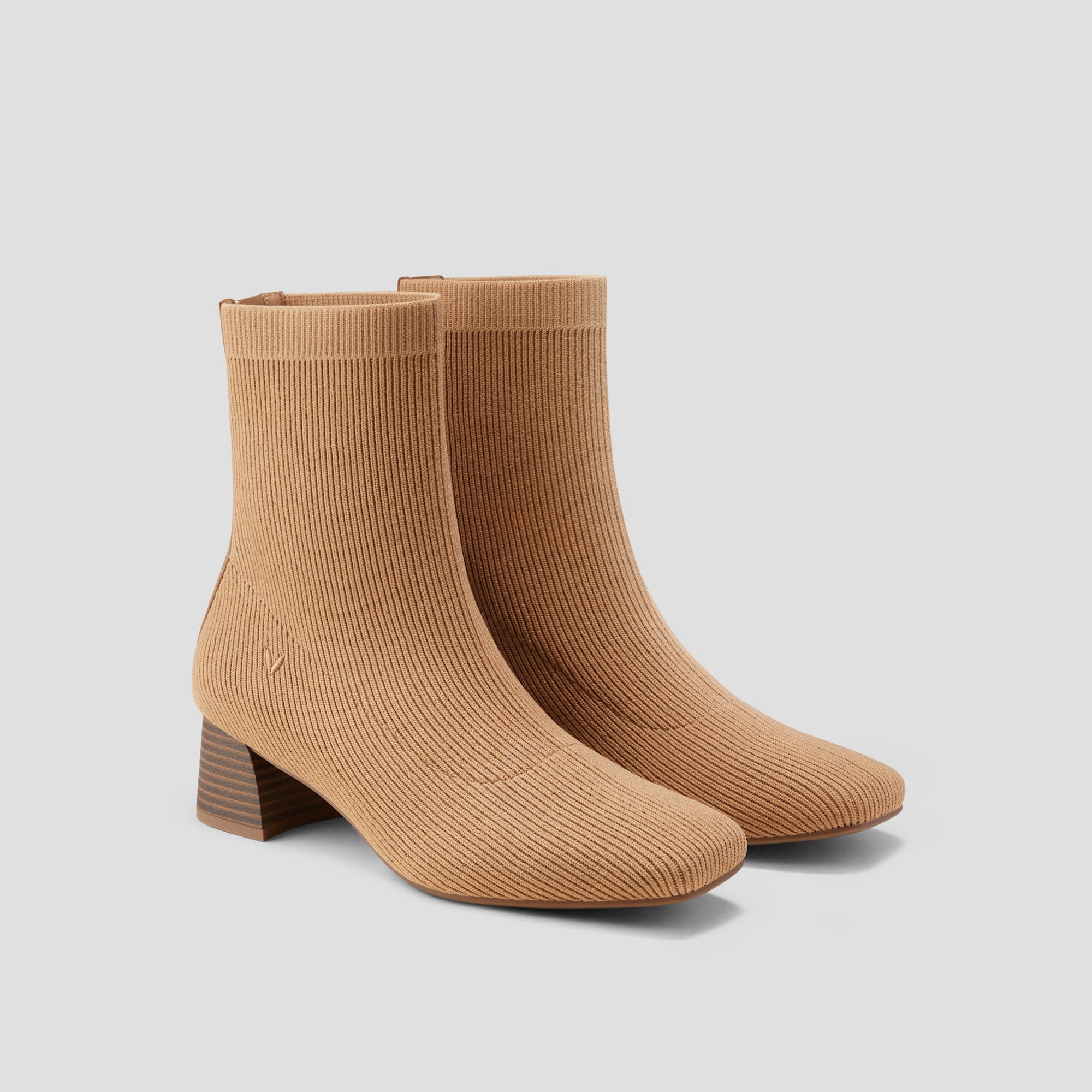 Collection - Sustainable, Comfortable and Machine Washable Shoes | VIVAIA