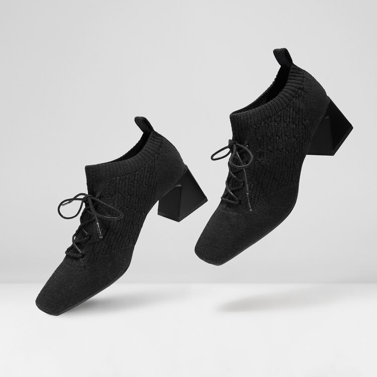 Vera Square-toe Wool Sustainable Oxford Heels in Dapple Black | VIVAIA