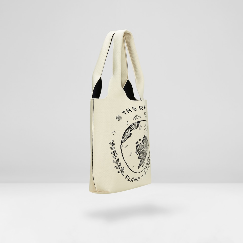 Yoki Tote Bag in Planet Earth-Sustainable & Washable Knitbags | VIVAIA
