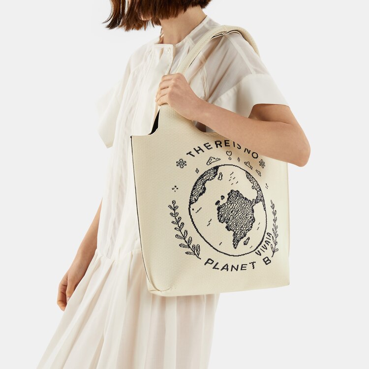 Yoki Tote Bag in Planet Earth-Sustainable & Washable Knitbags | VIVAIA