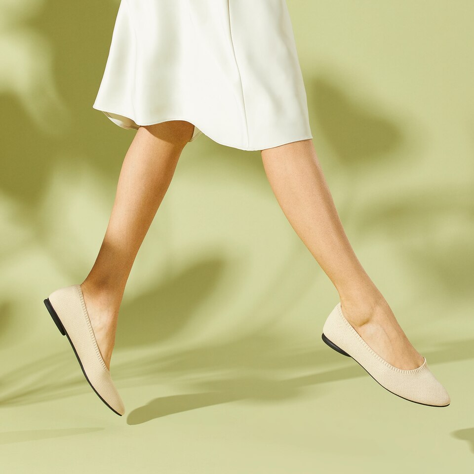 Tamia Round-Toe Ballet Women's Comfortable Flats in Cream Ivory | VIVAIA