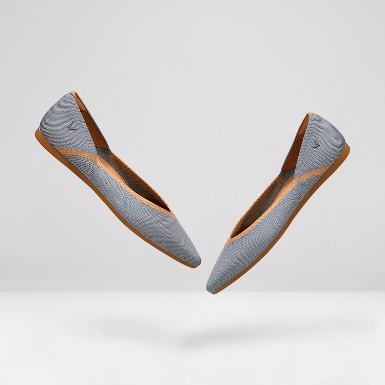 Vienna Pointed-Toe V-Cut Flats in Sandy Blue-Sustainable&Washable | VIVAIA