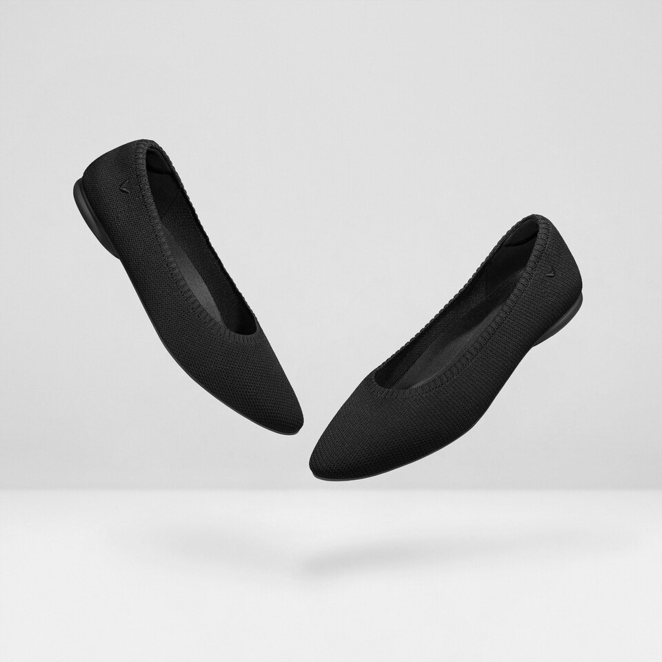 Tamia Comfortable Round-Toe Ballet Flats in Black | VIVAIA