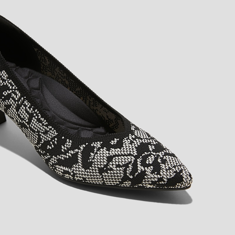 Pointed Toe Kitten Heels Vivaia Running Heels Scarlett Black Lace