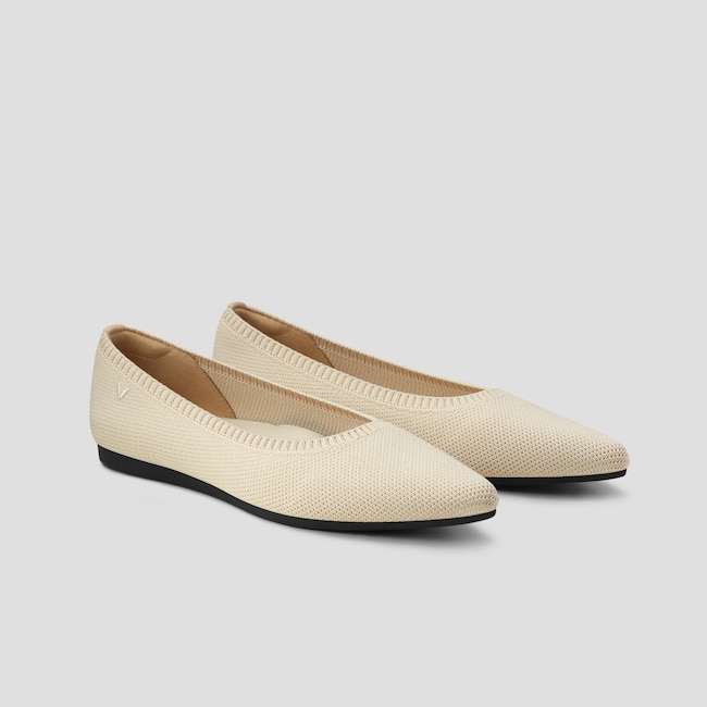 Pointed Toe Flats | VIVAIA